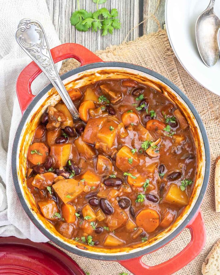 Authentic Lecsó (Hungarian Pepper Stew) - My Pure Plants